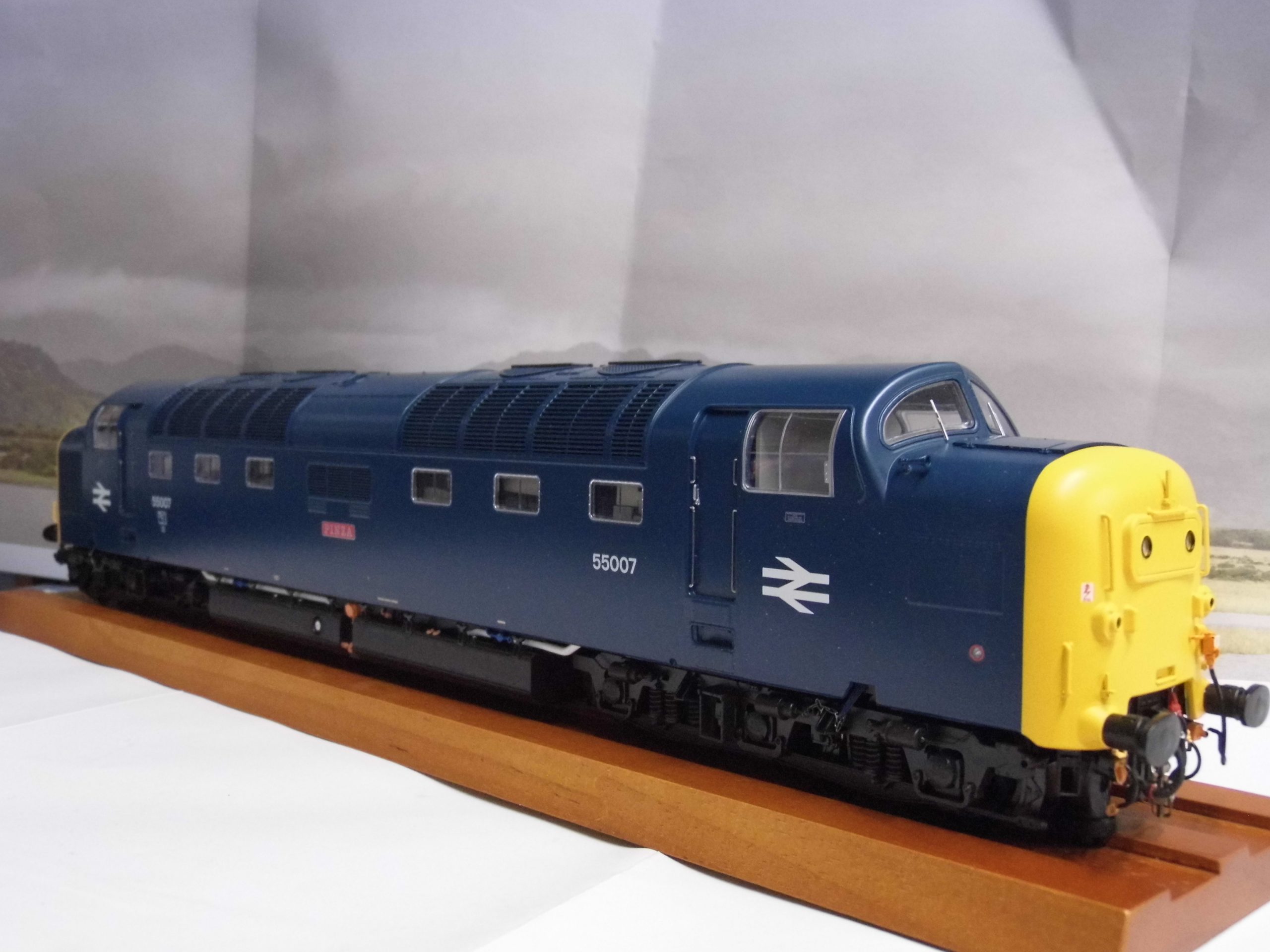 Heljan 5520 Class 55(V2) BR Blue FYE 55007 PINZA - UK Model Railway ...