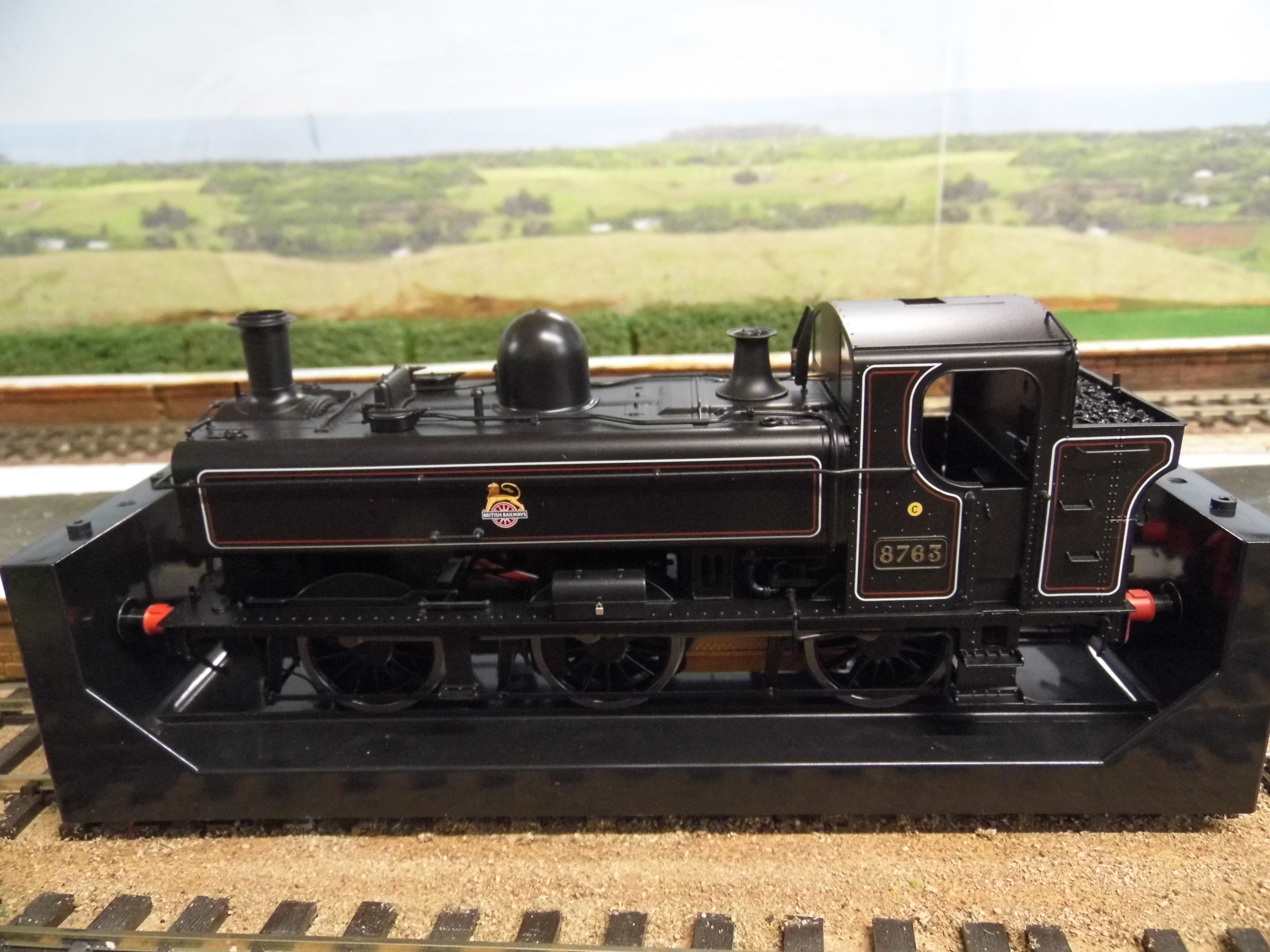 Dapol 7S-007-012 Class 57XX Pannier 8763 BR Lined Black Early Crest ...