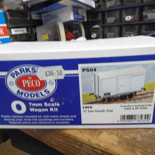 PS04 LNER 12 Ton Goods Van – Pennine Models