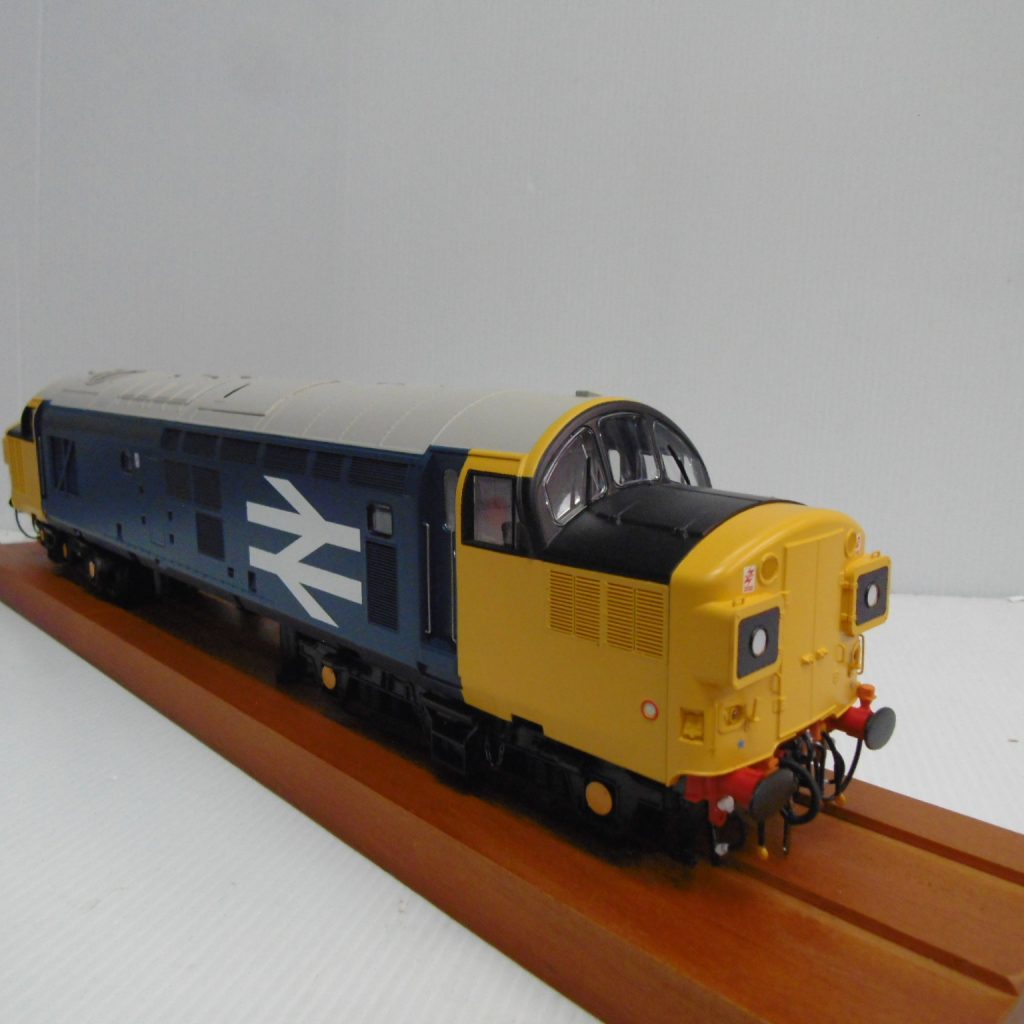 Heljan 3721 BR Large Logo Blue Class 37/0 (Split Headcode) - UK Model ...