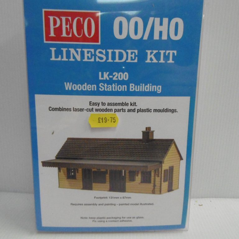 Peco LK-200 Wooden Station Building - UK Model Railway Locomotives ...