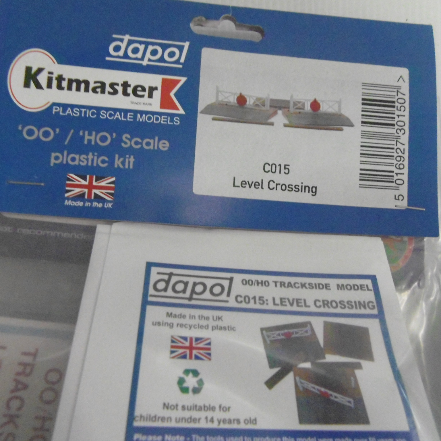 Dapol C015 Level Crossing - UK Model Railway Locomotives, Rolling Stock ...