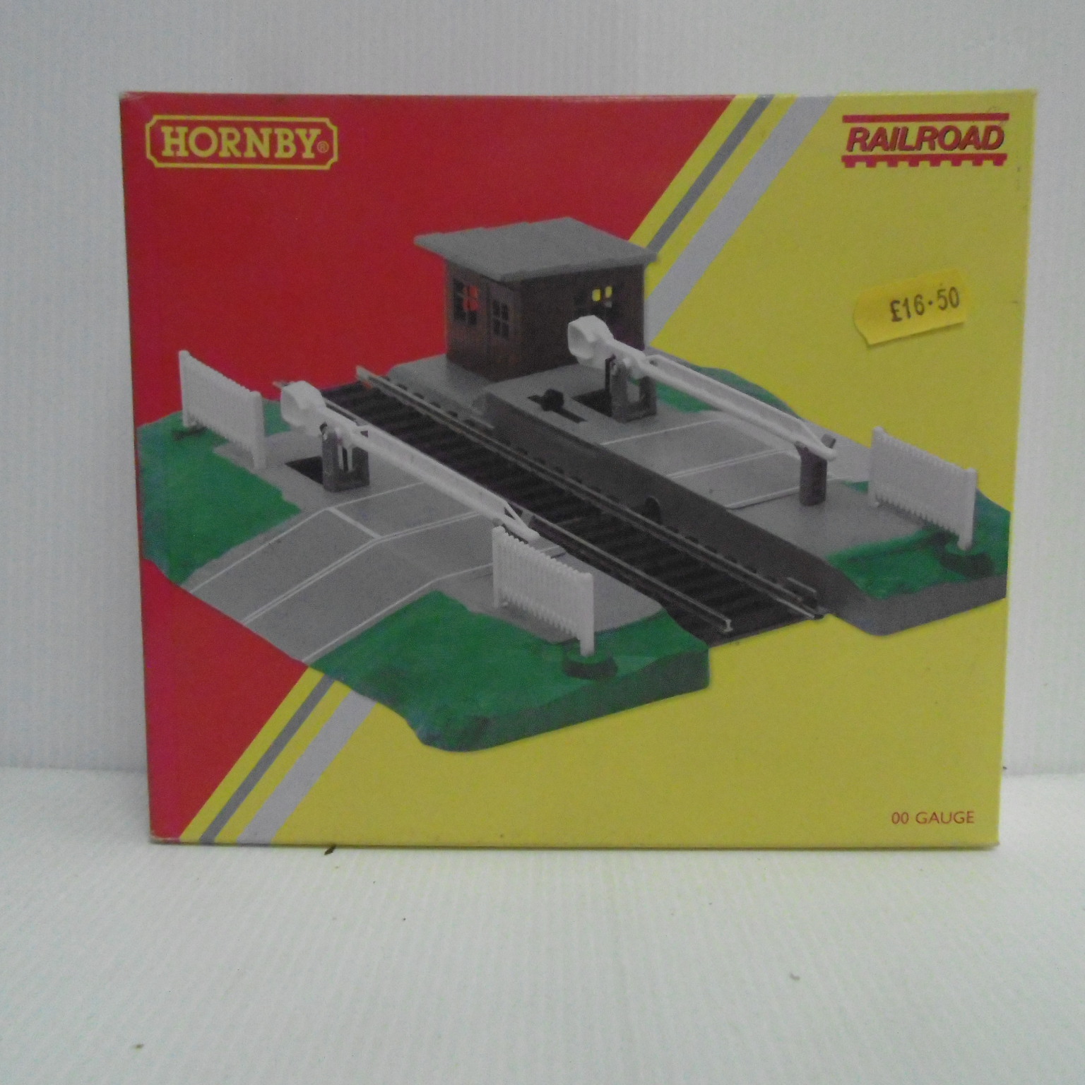 Hornby R8259 Automatic Level Crossing - UK Model Railway Locomotives ...