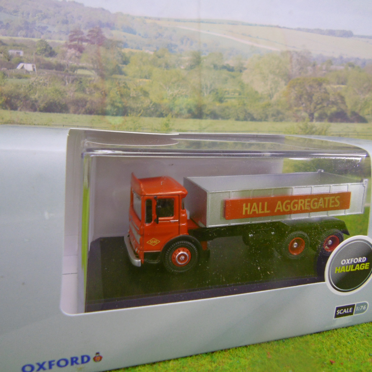 76TIP006 AEC Tipper Hall Aggregates - UK Model Railway Locomotives ...