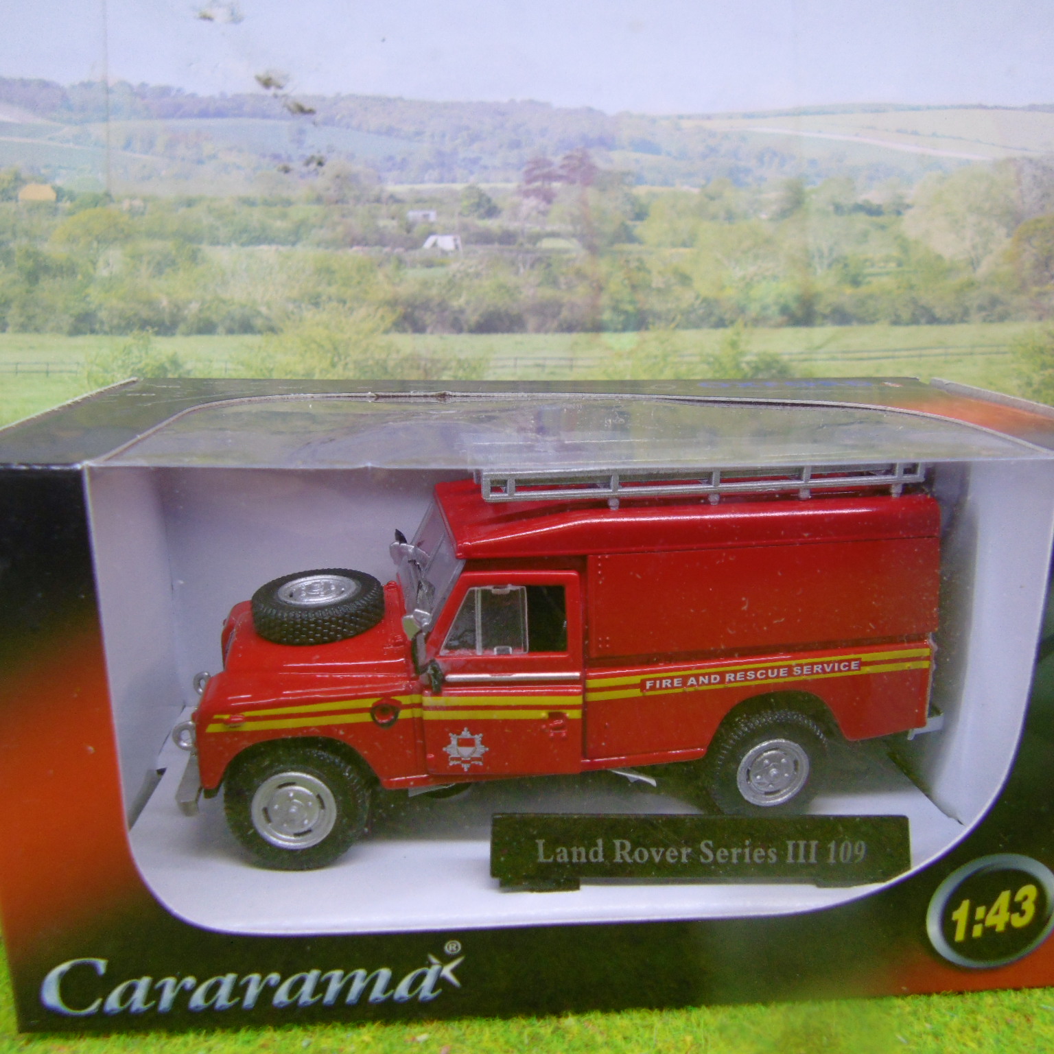CR039 Land Rover Series III 109 Fire - UK Model Railway Locomotives, Rolling Stock & Accessories