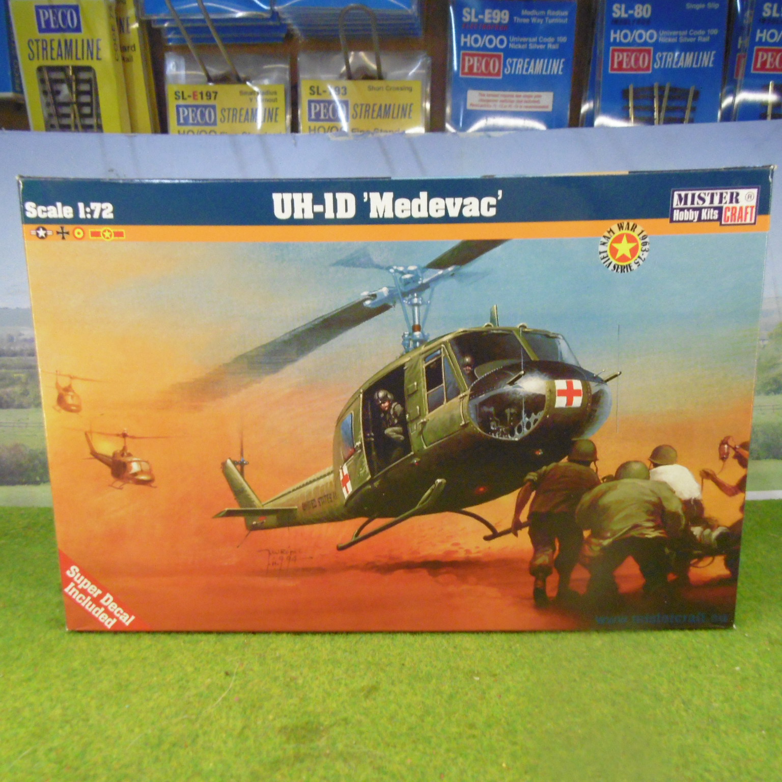 Mister Craft D-80 Bell UH-1D `Medevac` U.S. Artmy Helicopter - UK Model ...